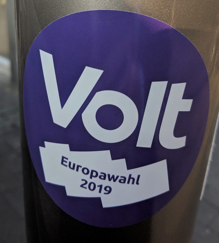 Wahlplakate Europawahl 2019: Aufkleber von VOLT